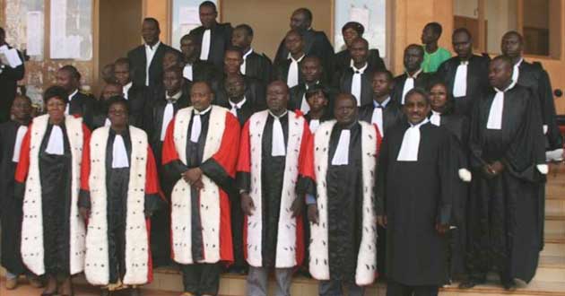 Indépendance De La Justice Les Magistrats Contournent La Hiérarchie